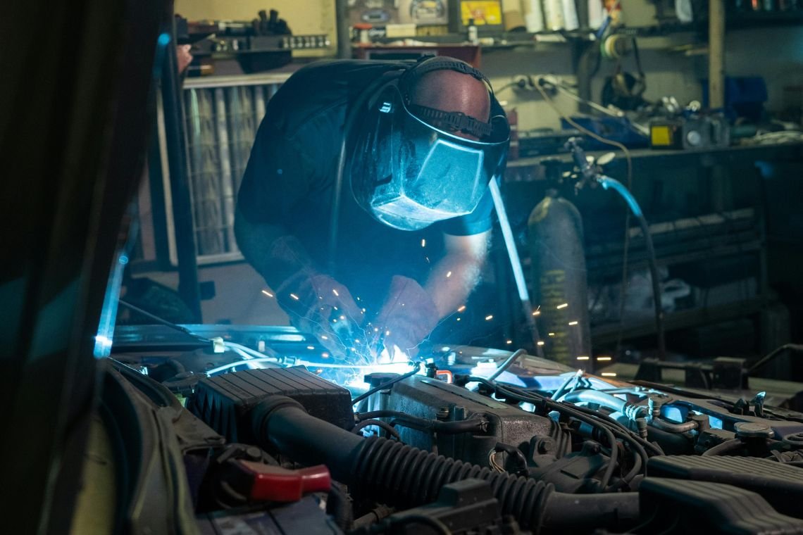 Best Pancake Welding Hood of 2025: Lightweight & Low-Profile Reviews